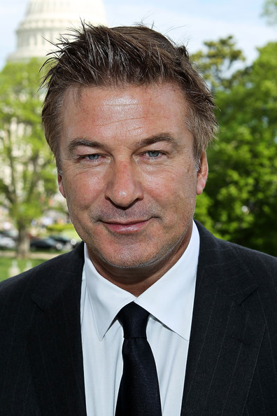 Onfolip: Alec Baldwin Profile, Pictures And Wallpapers