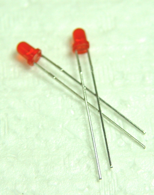 Steven Veloz: Cómo encender un diodo LED en un protoboard?