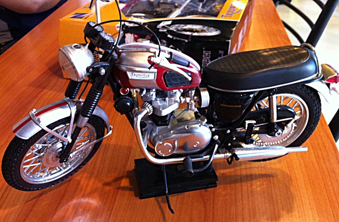 Britbike Triumph Motorcycle Blog: พลาสติคโมเดล Triumph Classic Model Kit