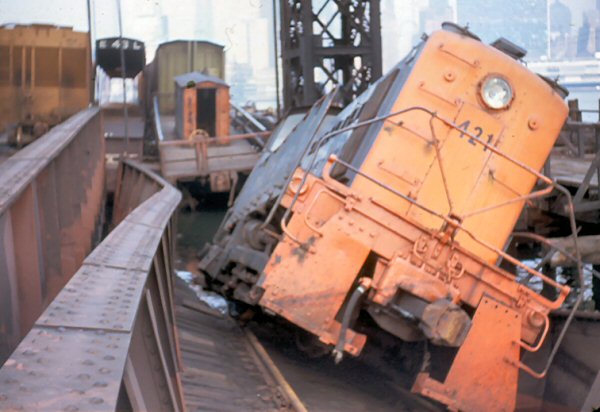 Lehigh Valley Harbor Terminal Railway: This Float's For You, Part Deux ...