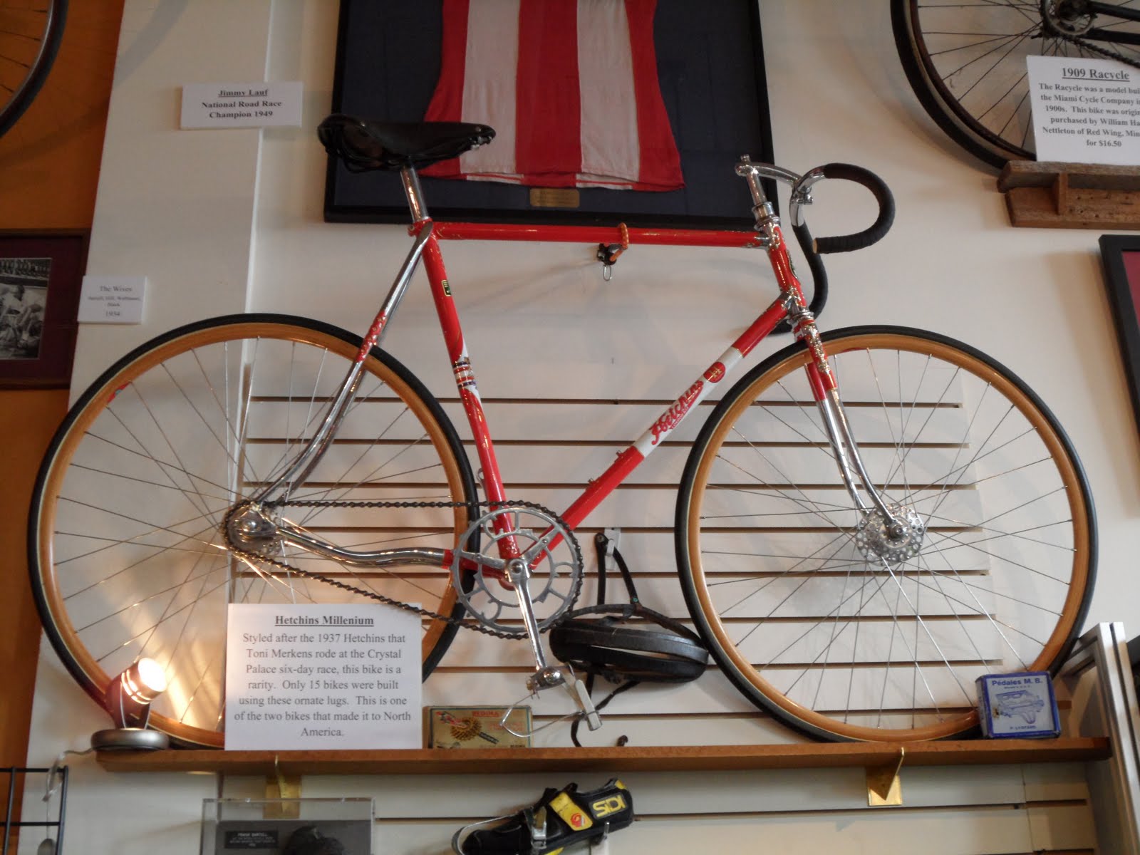 Four Bees: Classic Cycle, Bainbridge Island, Washington