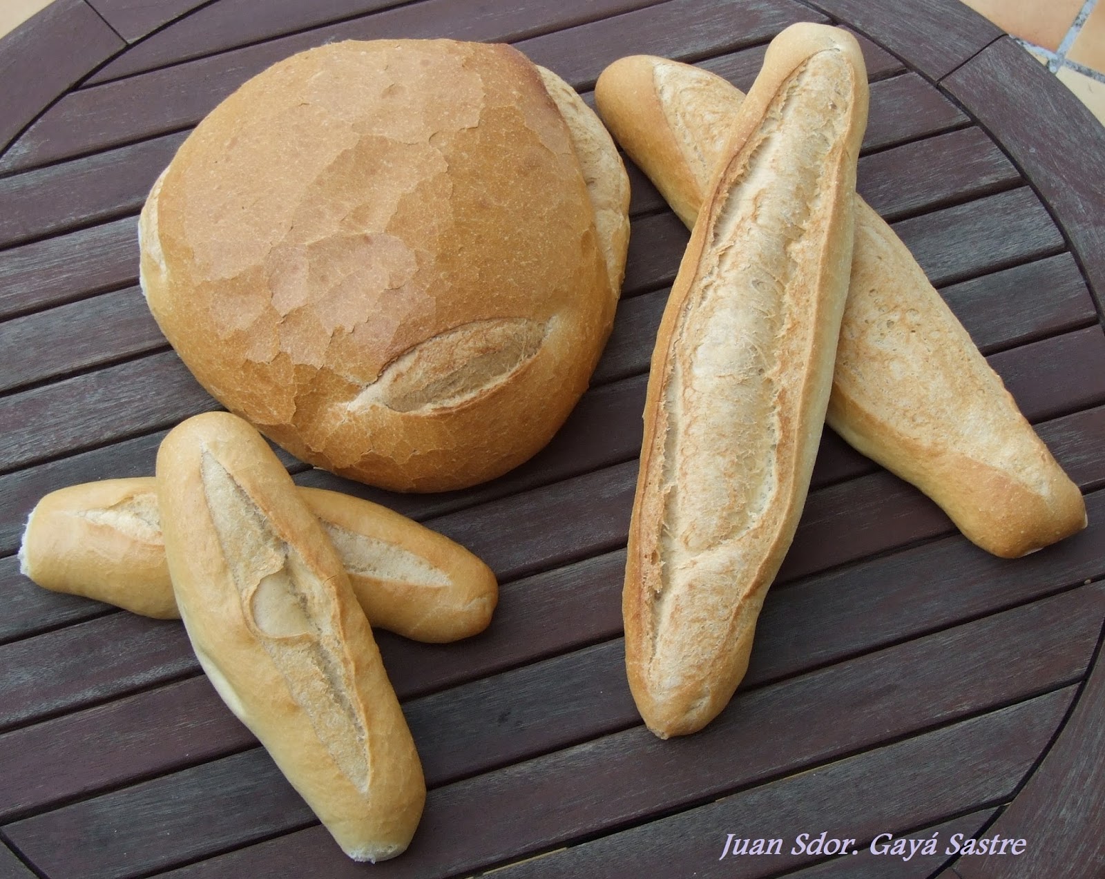 AL FUM DE LA XIMENERA : LLESCA DE PA AMB TOMACA I TONYINA SALÁ ...