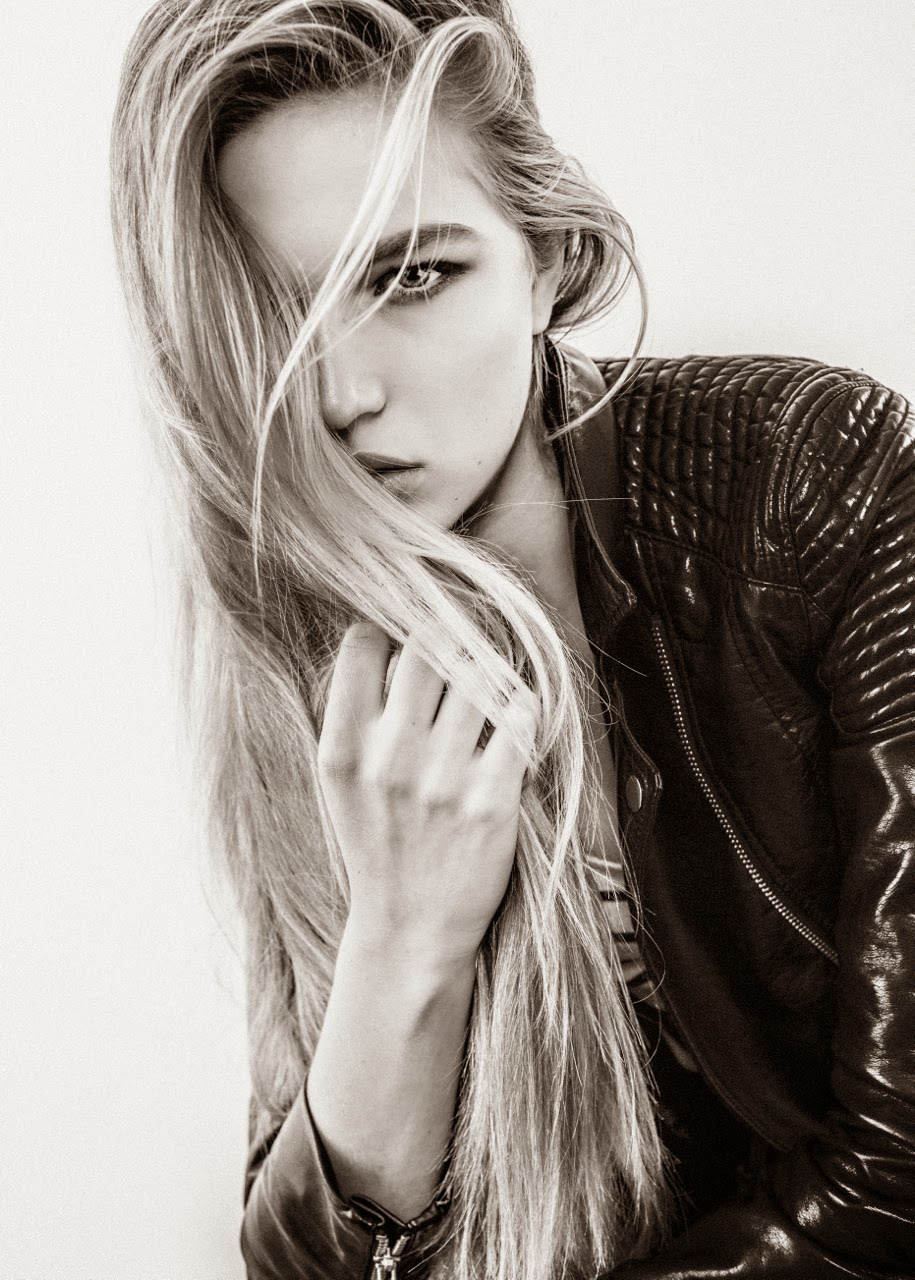 MAJOR MODEL WOMEN: Ali Collier by Fernando Forero