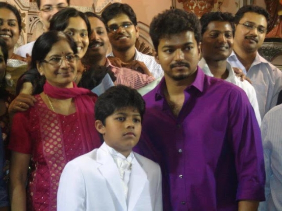 tamil actor vijay with his wife photo gallery . - tolly hunt