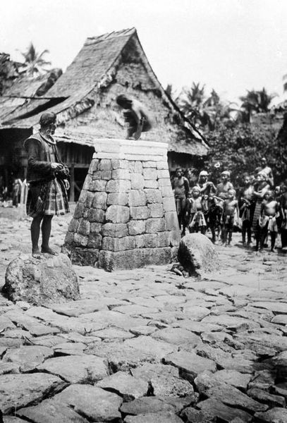 Langit Nias: Nias 'Stone Jump' and their Meaning and Understanding ...