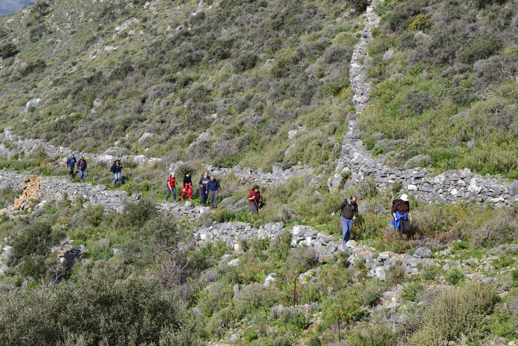 EXPLORE MOUNTAINS: ΠΕΖΟΠΟΡΙΑ ΝΕΑΠΟΛΗ-ΜΟΝΟΠΑΤΙ ΠΡΟΣ ΚΟΥΡΟΥΝΕΣ-ΑΡΧΑΙΑ ΔΡΗΡΟΣ