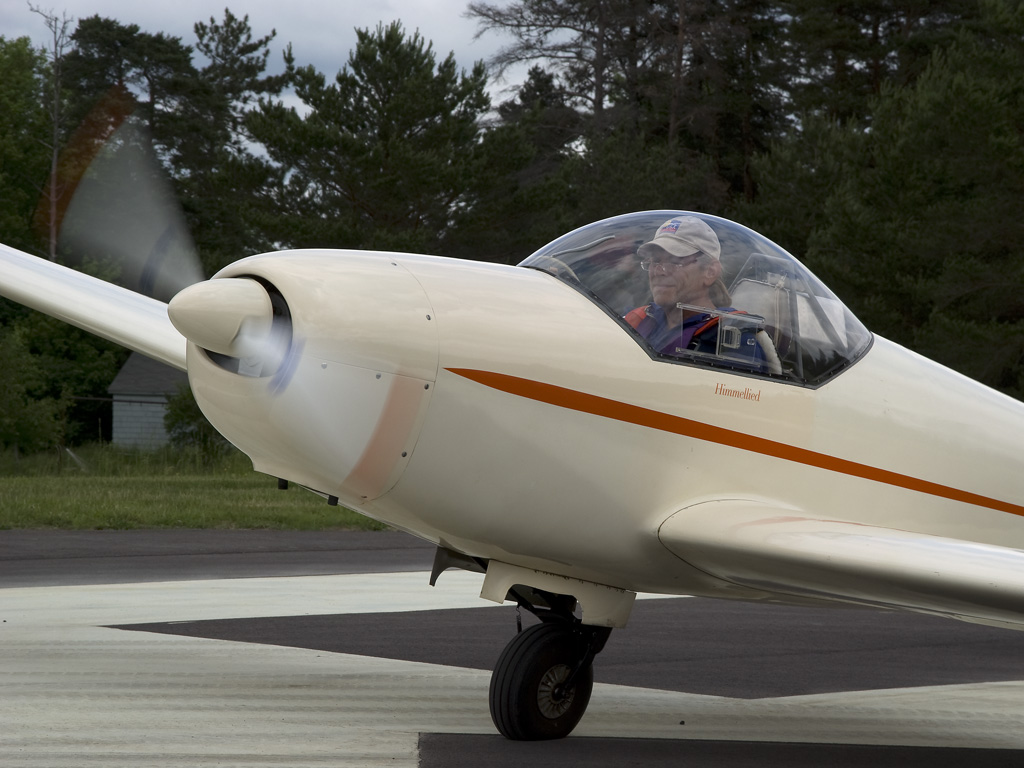 SoarCNY: First Flight of Jeff's Schleicher ASK-14