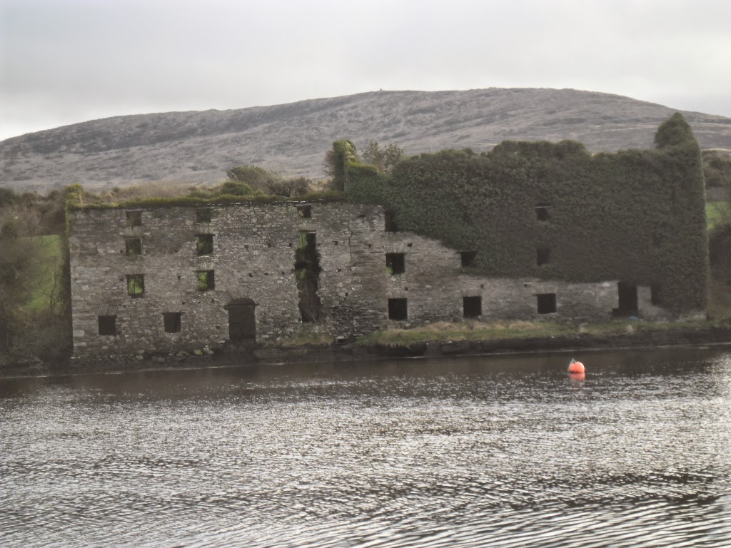 Pat Papertown 2: Durrus Village: Strolling through the Place