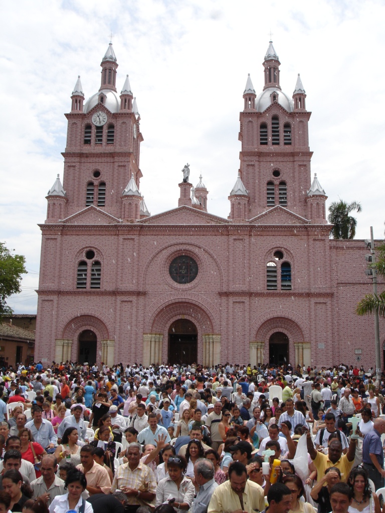 TURISMO VALLE DEL CAUCA : BASILICA DE BUGA DONDE REPOSA EL SEÑOR DE LOS ...
