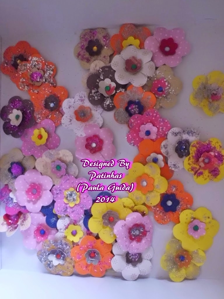 Vencedora do Mini-desafio de Embellishments - Scrappy Lovers