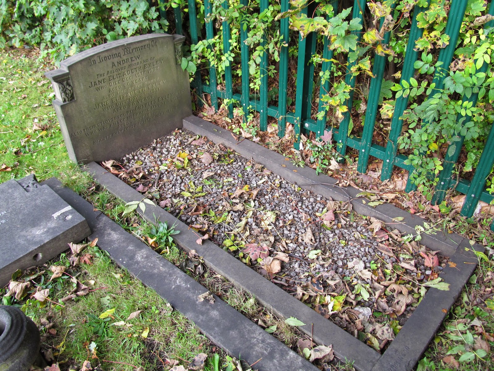 Wombwell 1914 - 1918: Private Charles Exley - Family Headstone