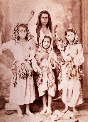 De ieri și de azi: Vechi ritualuri de aducere a ploilor (Paparuda ...