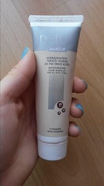 WeFashionIt: RECENZIJA Deline tekući puder