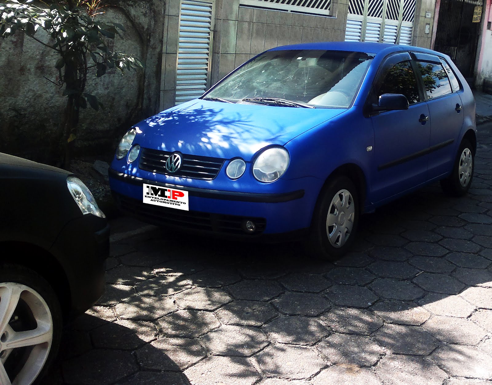 MP Envelopamento Automotivo: Envelopamento Polo Hatch - Azul Fosco e ...