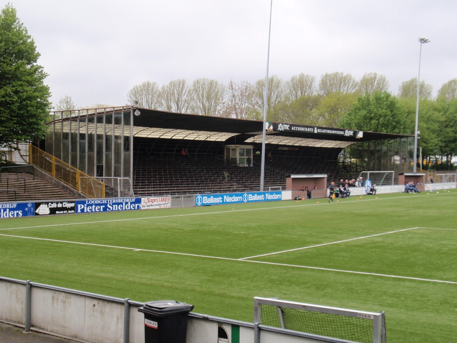 Pat's Football Travels Blog: 12/05/13 DHC Delft 2 - 0 Kon. Haarlemsche ...
