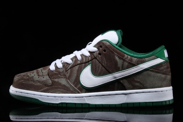 Tokyo Sneaker Club: Nike SB Dunk Low PRM “Starbucks”