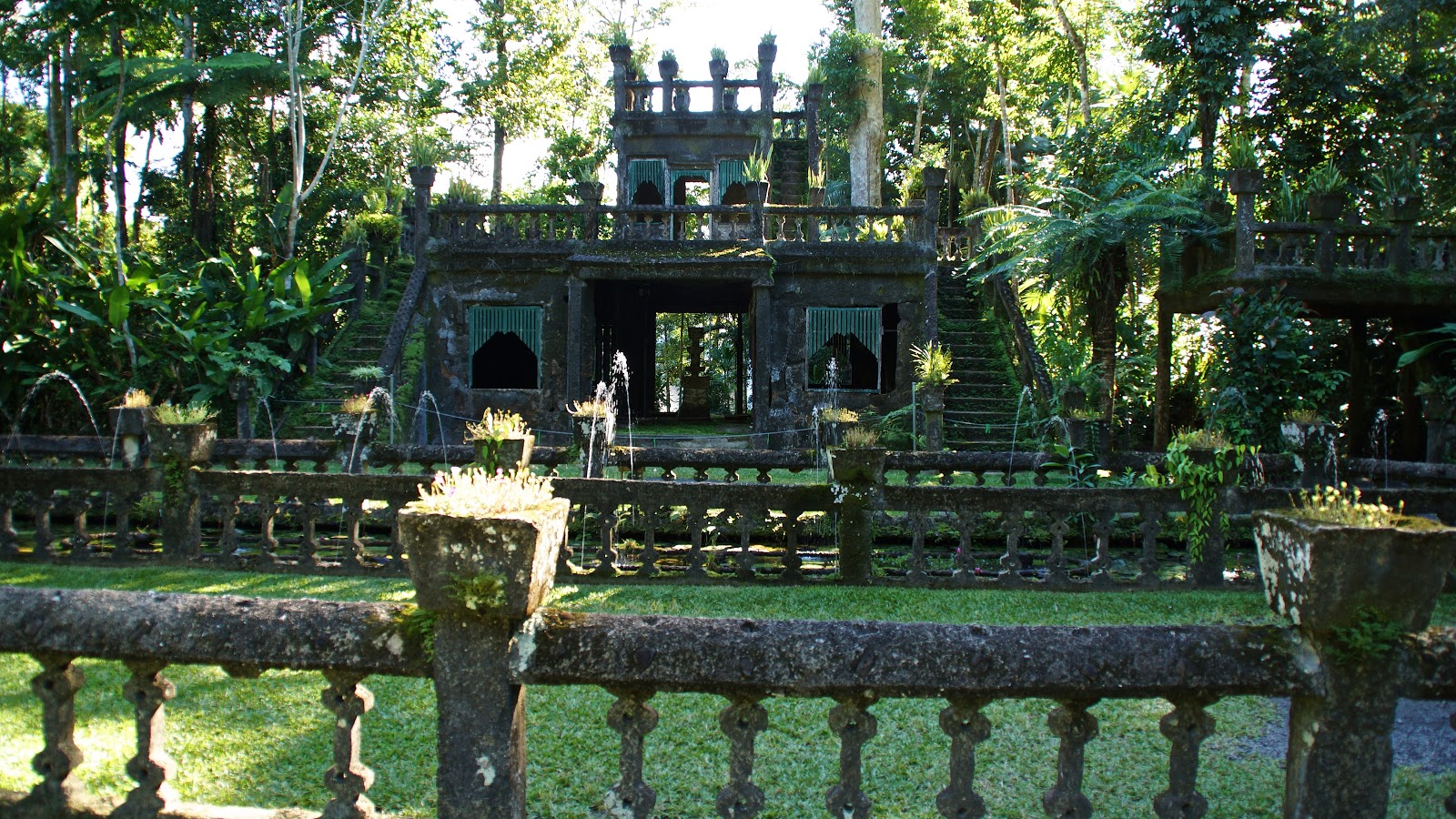 The Great Thoe Adventure: Cairns