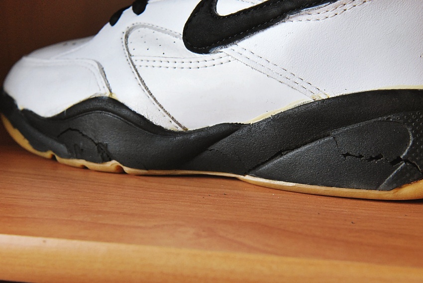 broken and cracked midsole