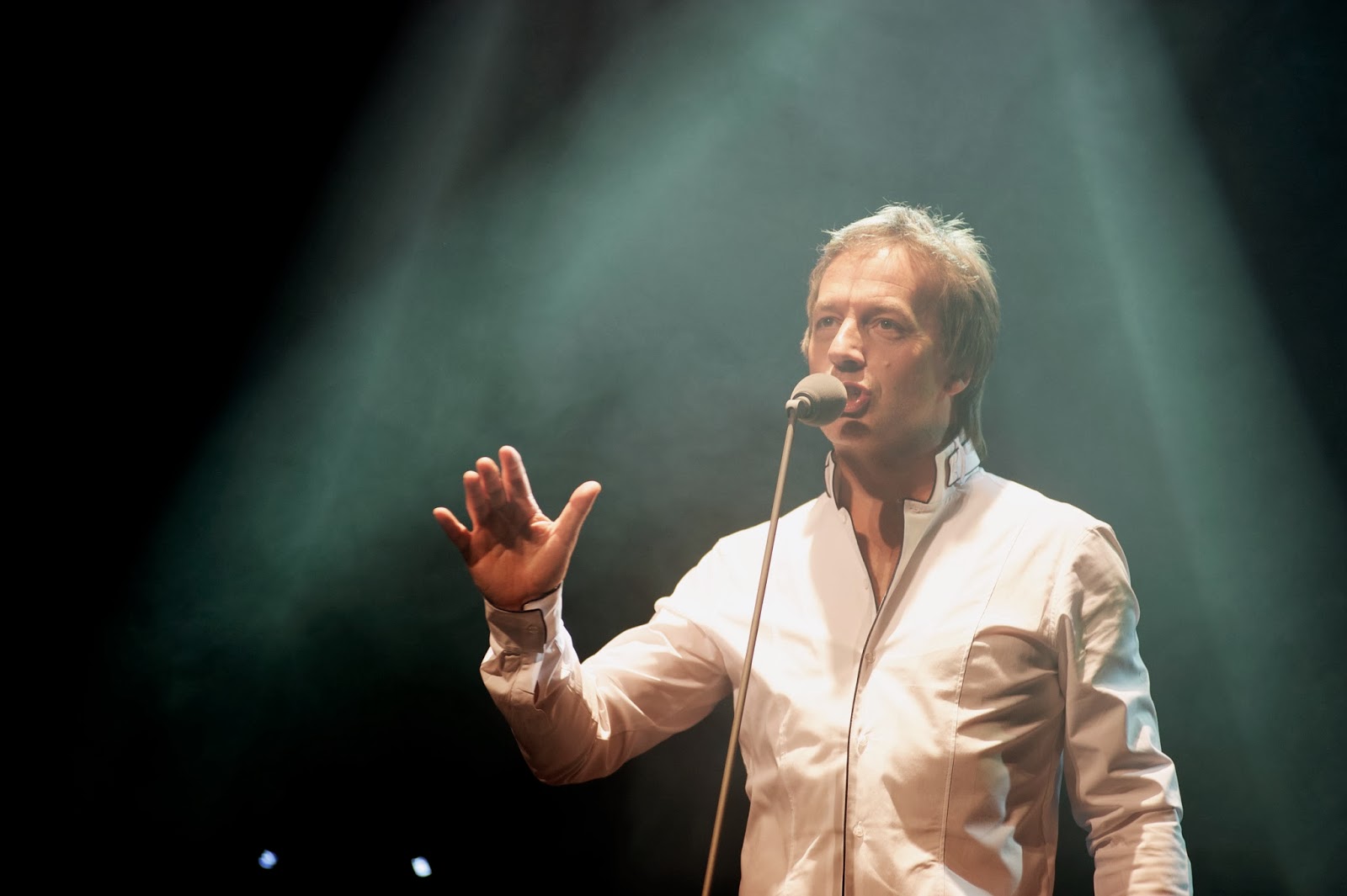 Interviews: Beyond The Barricade: an interview with Andy Reiss