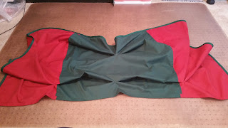 Danielle Sews: Simplicity 1091 Part 3 - Poison Ivy Bustle