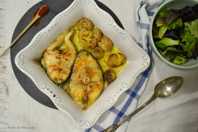 Ponto de Rebuçado Receitas: Perca assada com harissa e batatinhas a murro