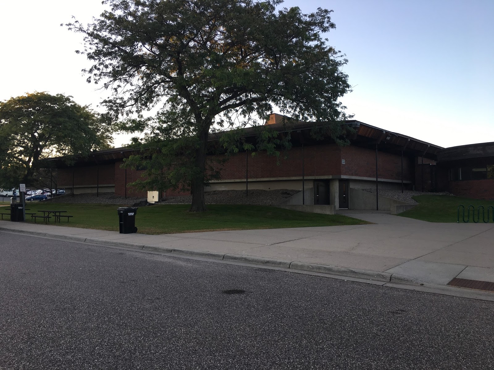 Kato Sports Girl: Venue Trek - Richfield Ice Arena/Minnesota Magicians