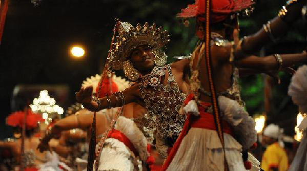 Kandy Dalada Procession(Esala Perahera ) | Travel Sri Lanka