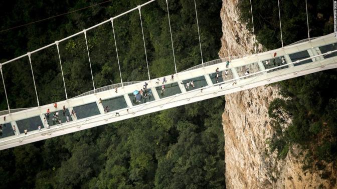 Under The Angsana Tree: 7 SCARY Glass Bridges Around The World