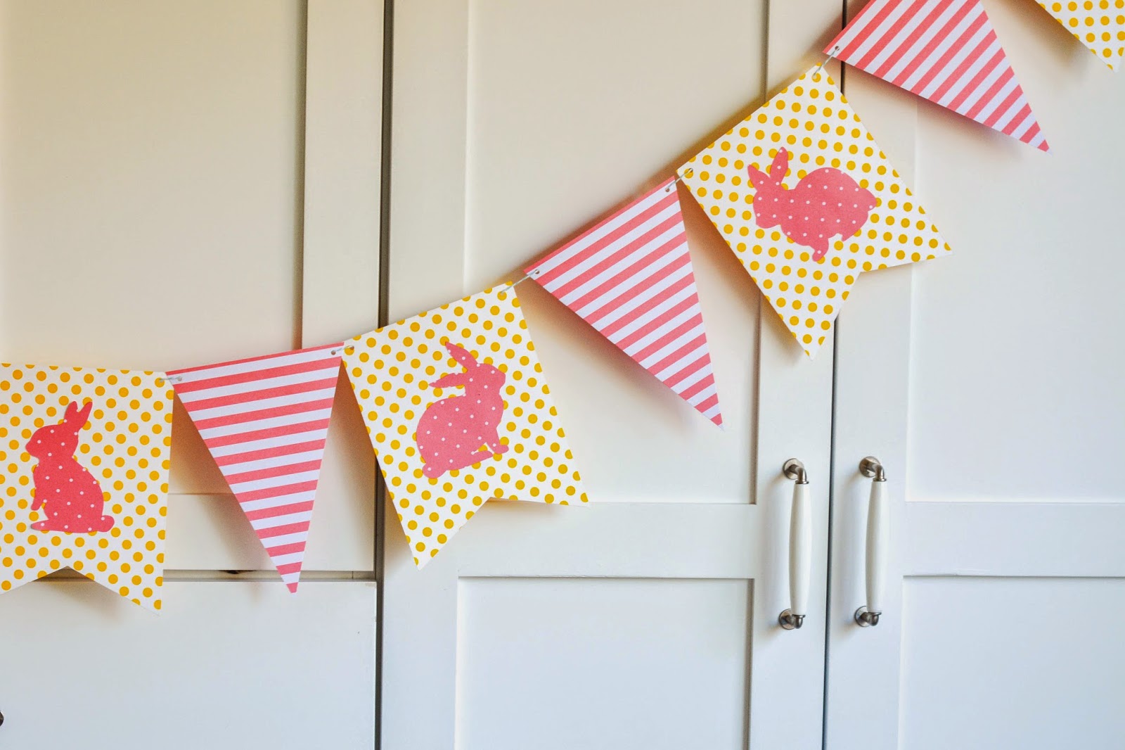 Aesthetic Nest: Crafting: Easter Bunny Banner and Free Bunny Template ...