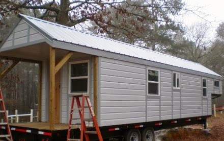 A Tiny Home Companion: Toothbrush Rag Rug Tutorial