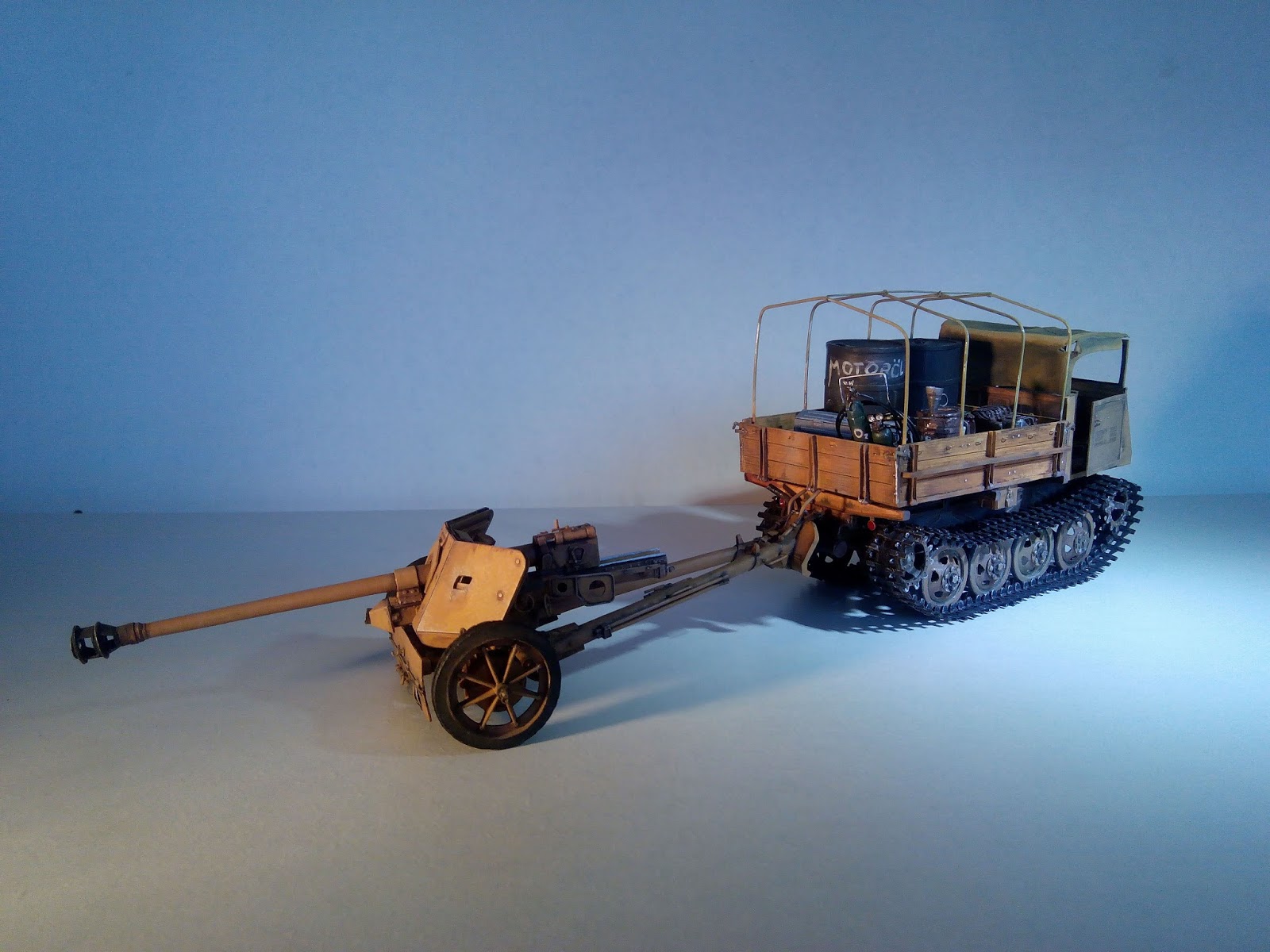PAPERMODELS: Steyr RSO tractor