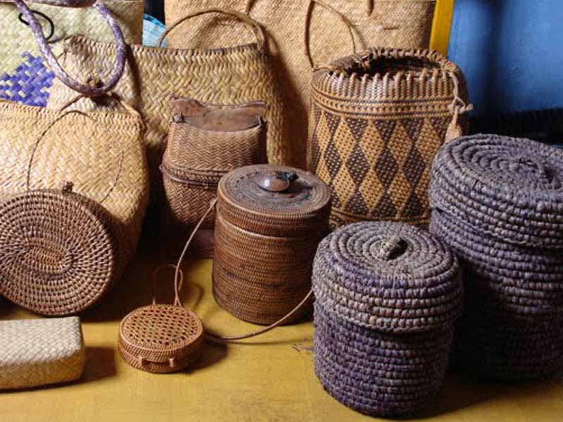 Kerajinan Tangan - Rotan Khas Lombok - Lombok Otentik