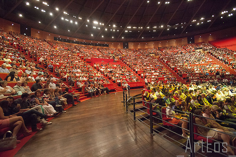 130712 - HUGH LAURIE @ L'AMPHITHÉÂTRE 3000 - LYON
