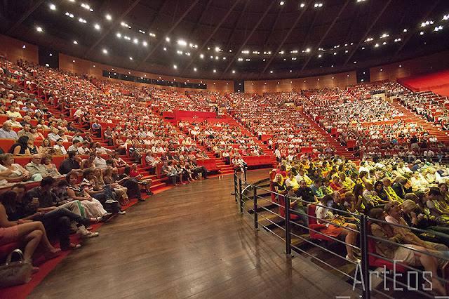 130712 - HUGH LAURIE @ L'AMPHITHÉÂTRE 3000 - LYON