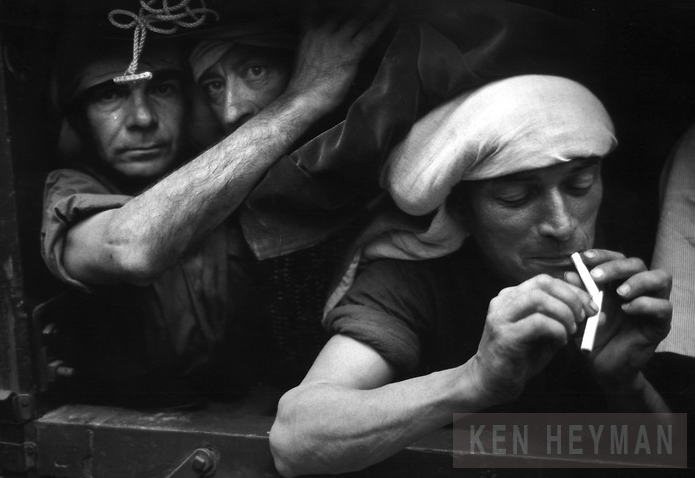 OLTRE IL MURO: ARTE e FOTOGRAFIA: KEN HEYMAN | PHOTOGRAPHER