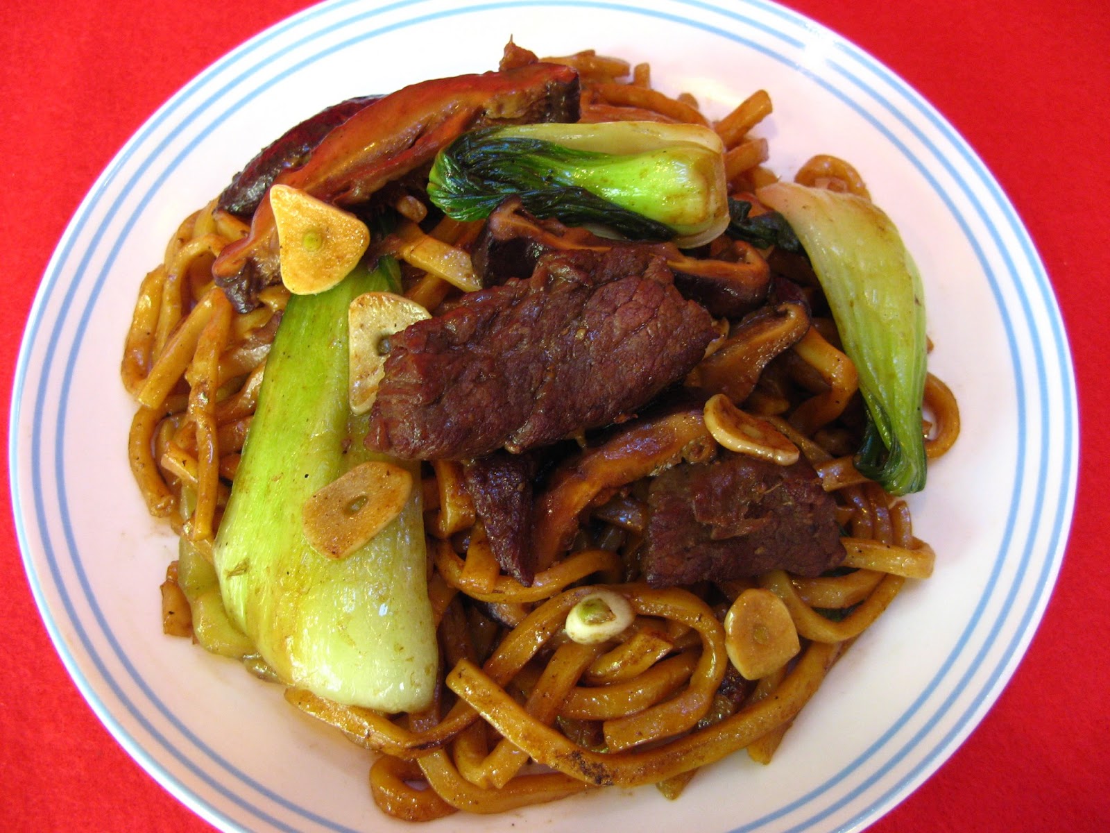 Duck Soup Easy: Beef Shanghai Noodles (牛肉上海麵, Ngau4 Juk6 Soeng6 Hoi2 Min6)