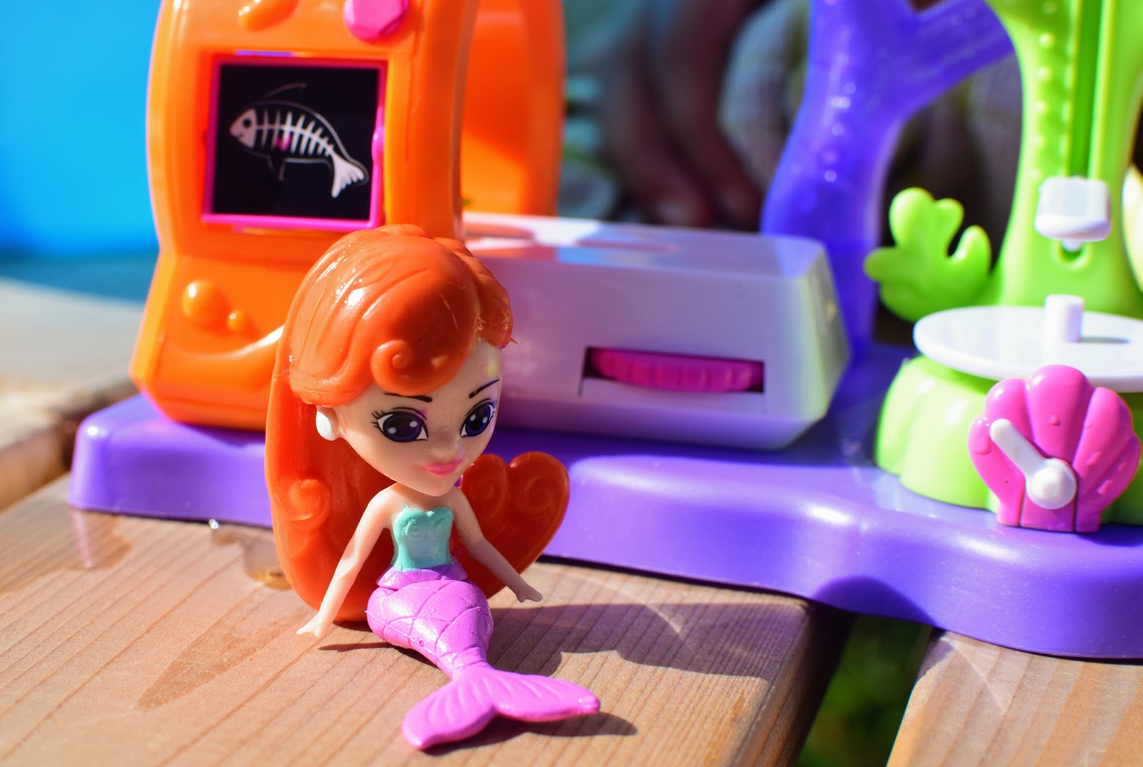 Splashlings Medical Clinic Play Set and Mermaid and Friends Set Review ...
