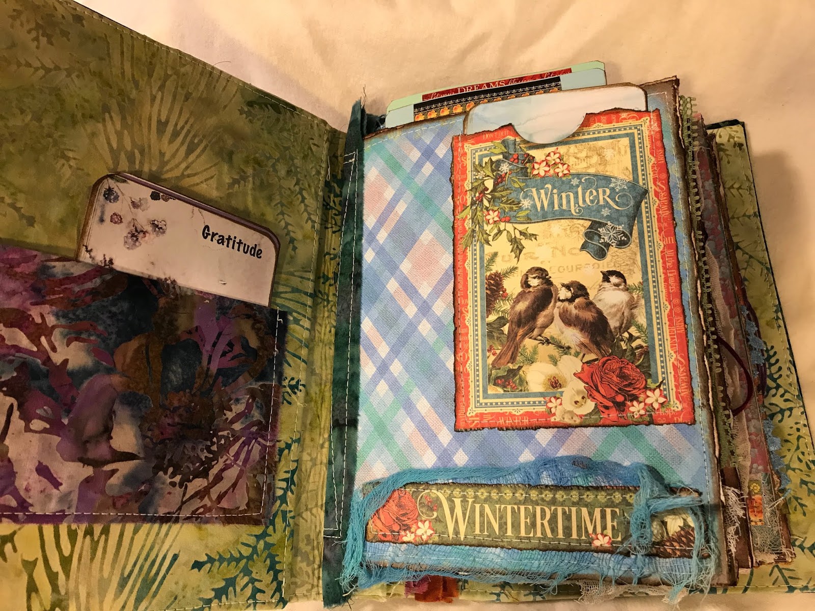 Grandmas laces: 2020 Seasons of Gratitude Year Long Journal