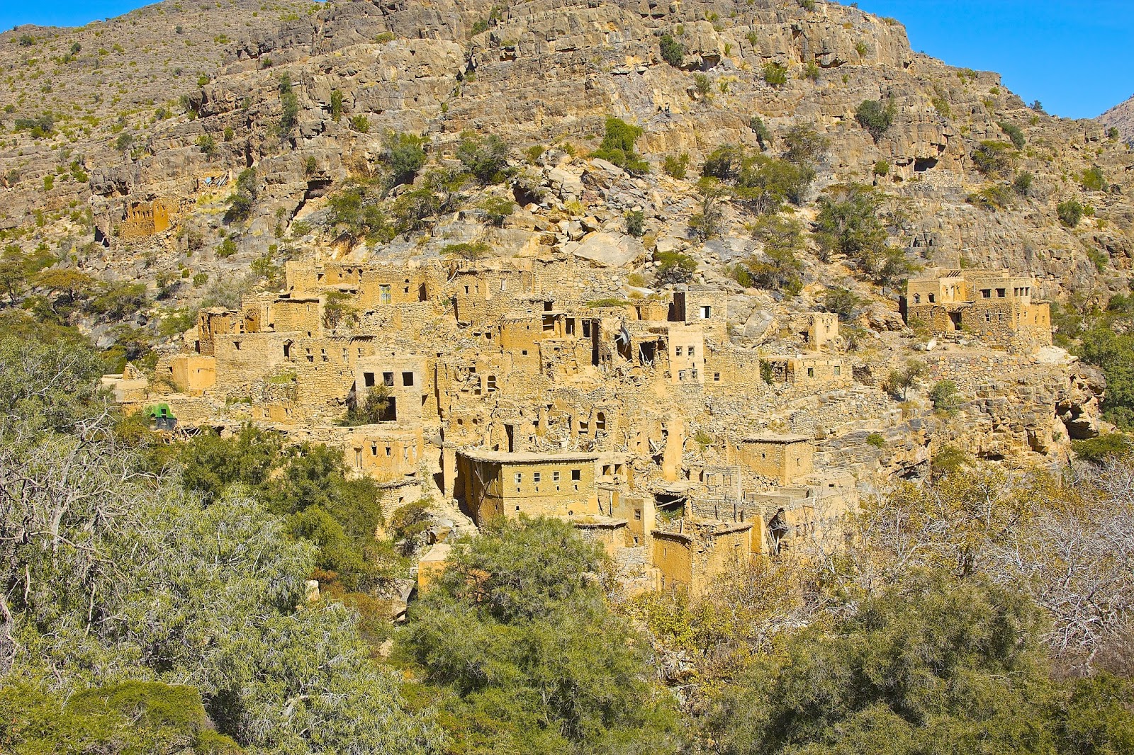 Labyrinth: Strolling around Jabal Shams & Jabal Akhdar!