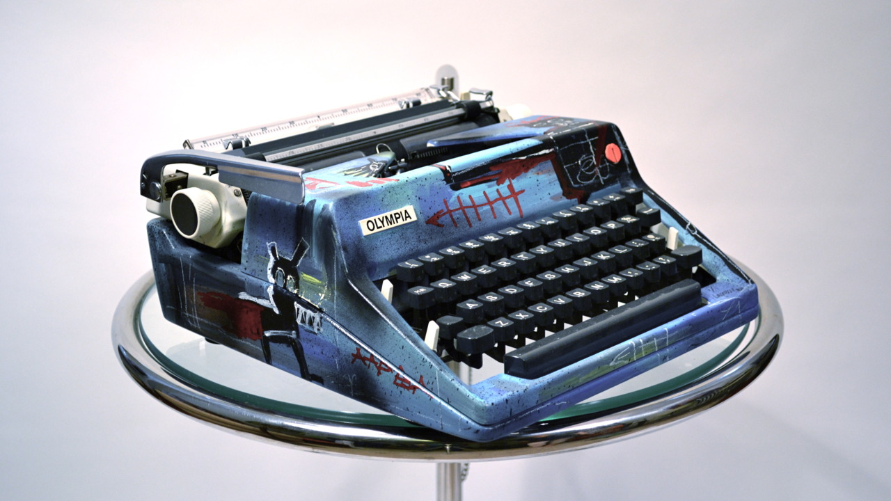 oz.Typewriter: Prettily Painted Portable Typewriters