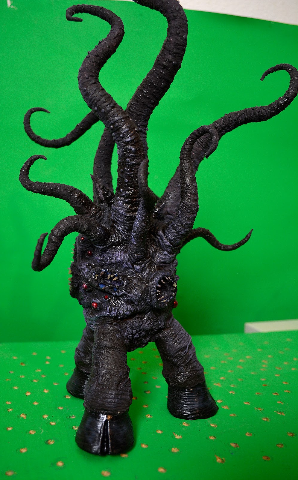 The Lone Animator: A Lovecraftian Yule Horror