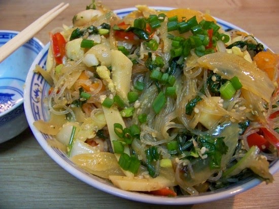 Cuisine en folie: Chou pak choï et crevettes sautés aux pousses de ...