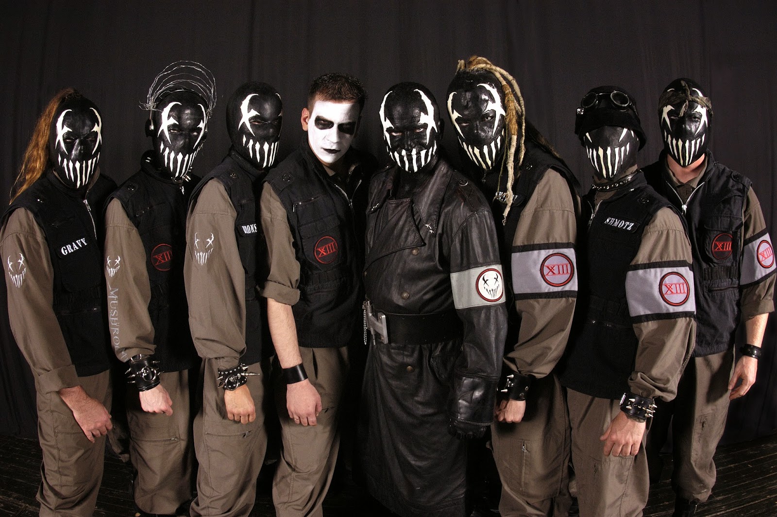 Perbedaan dan Persamaan Band Cadas: Mushroomhead Vs Slipknot - Dunia Musik