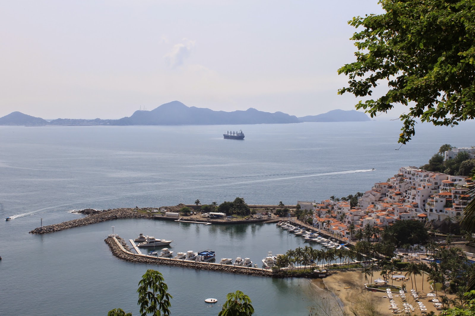 Manzanillo vívelo para creerlo.