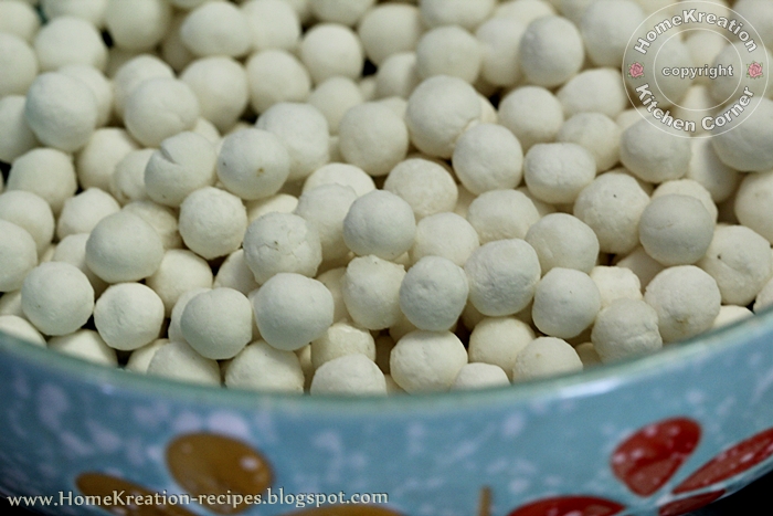 HomeKreation - Kitchen Corner: Pengat Keladi & Sagu Besar