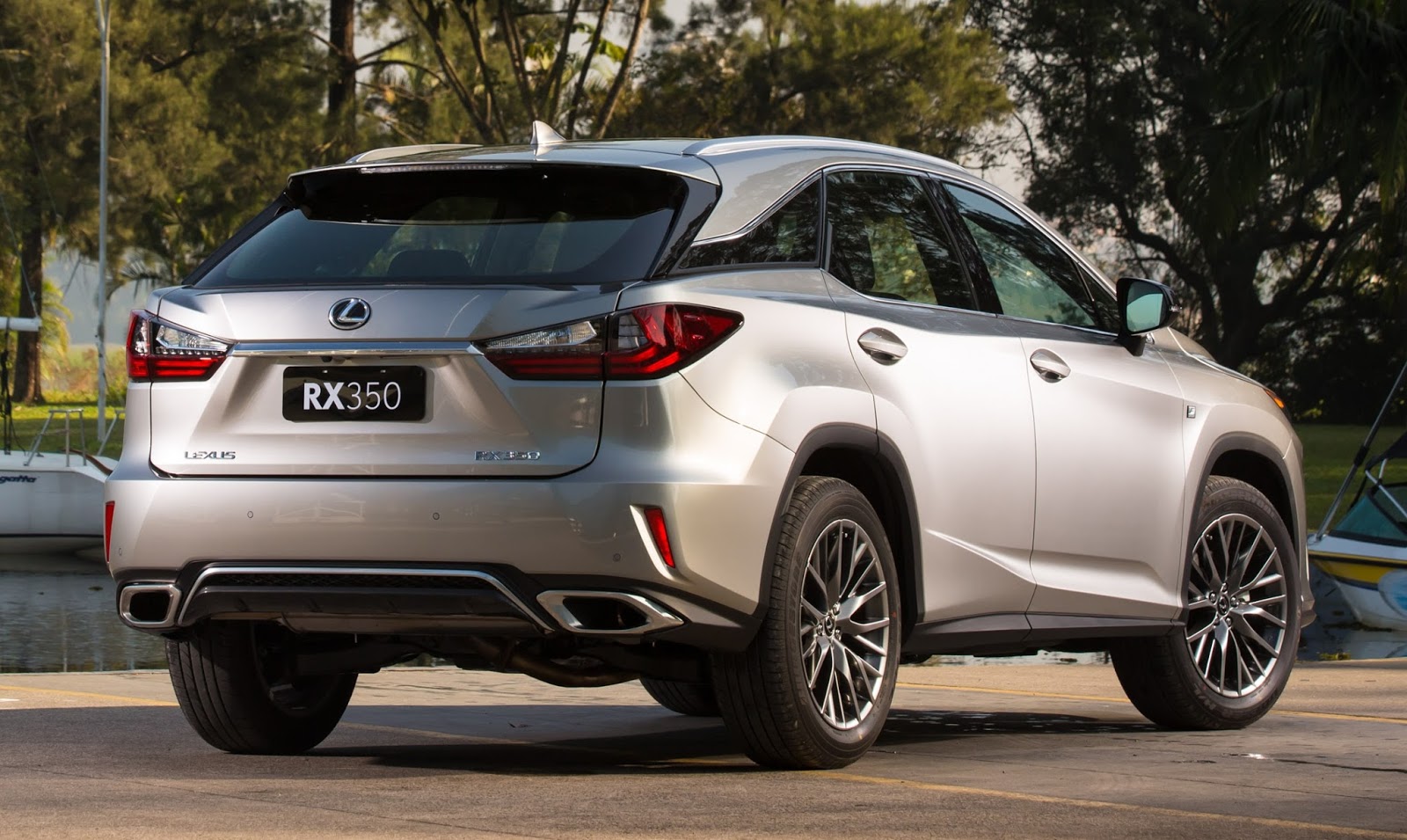 Novo Lexus RX 350 estreia no Brasil em duas versões