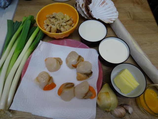 Cuisine en folie: Saint Jacques en coque feuilletée aux jeunes poireaux ...
