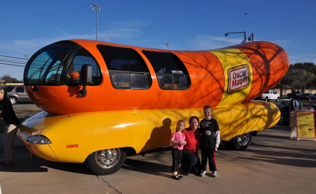 Savor The Days: Oscar Mayer Wienermobile