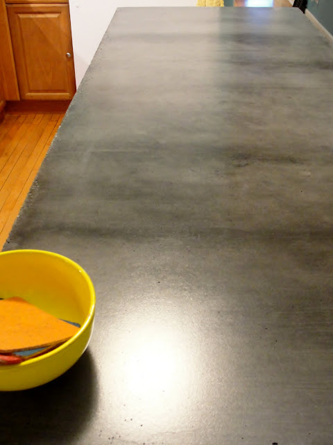 Apartment 528: The ULTIMATE Weekender: DIY Concrete Countertops