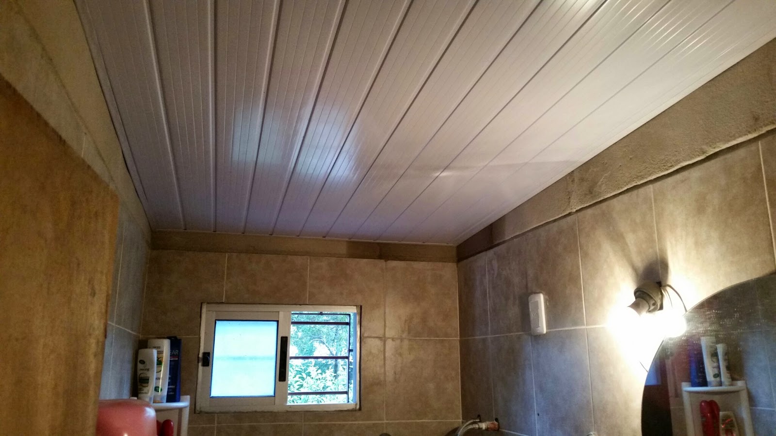 Cielorrasos en PVC - Uruguay: Colocación de cielo raso de pvc bajo ...